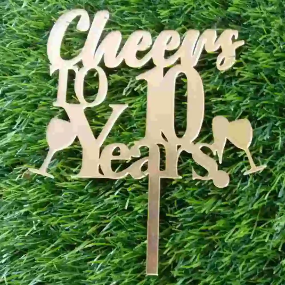 Discover the unique way to decorate your cake with Cheers to 10 Years ...